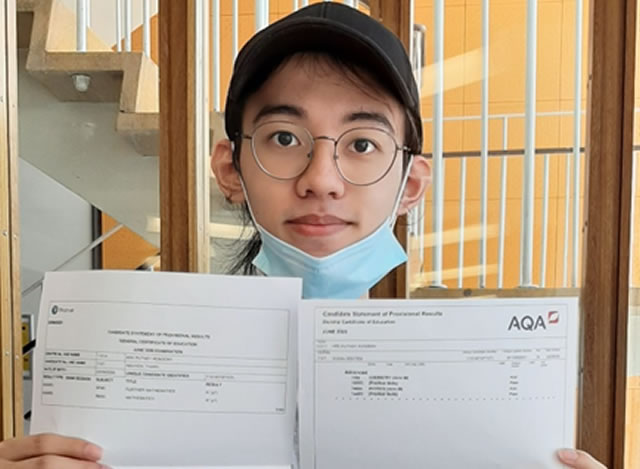 6th Form Students at Ark Putney Academy Celebrate